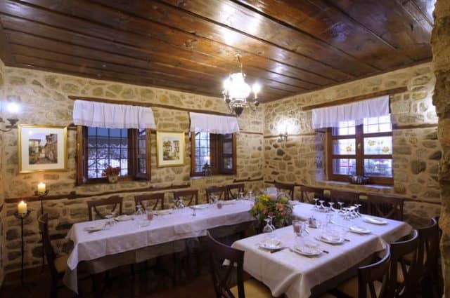 Βρήκαμε τα 10 καλύτερα εστιατόρια στην Καστοριά με το καλύτερο φαγητό!