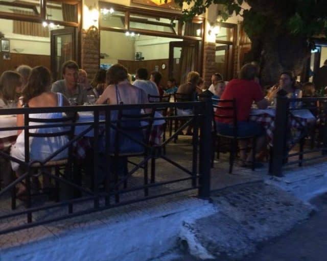 Τα 10 καλύτερα εστιατόρια στα Μετέωρα που θα φας επικά!